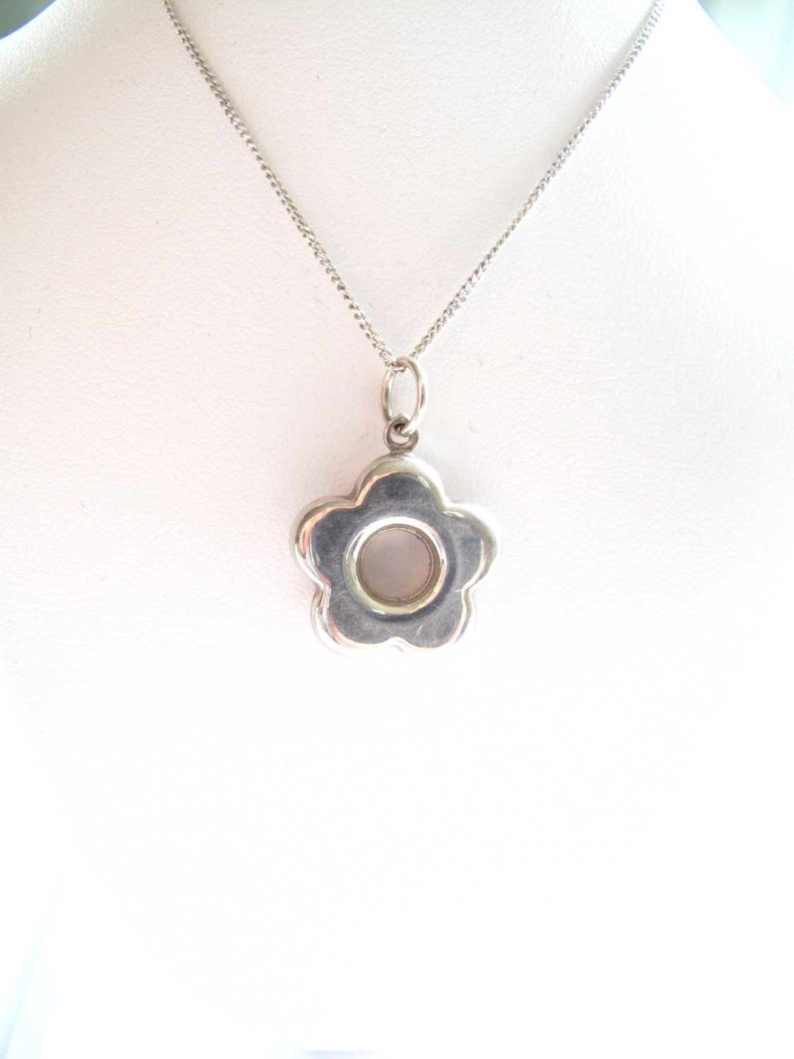 Mary Quant - Sterling Silver Flower Pendant Necklace on Luulla